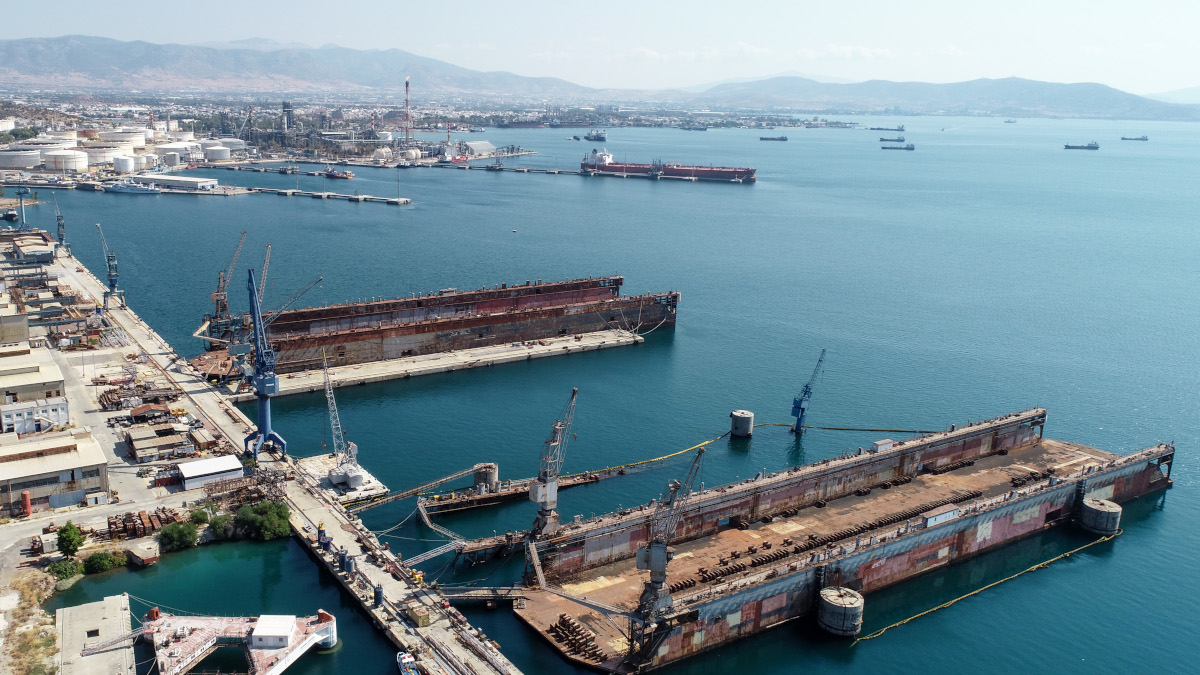 Ναυπηγεία Ελευσίνας: Αθλια συμπαιγνία σε βάρος των εργαζομένων - ALT.gr