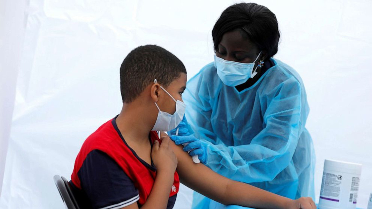 CDC: Ο εμβολιασμός παιδιών με το σκεύασμα των Pfizer-BioNTech μειώνει ...