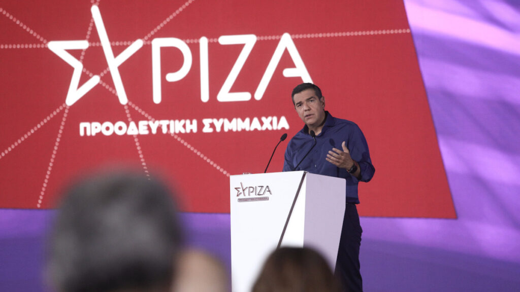 ΣΥΡΙΖΑ: "απ' την βαθιά υπόκλιση οι σπόνδυλοι κλειδώσαν" - ALT.gr