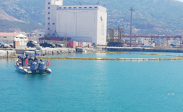 Κεντρικό Λιμεναρχείο Βόλου: Γυμνάσιο εγκατάλειψης πλοίου - ALT.gr