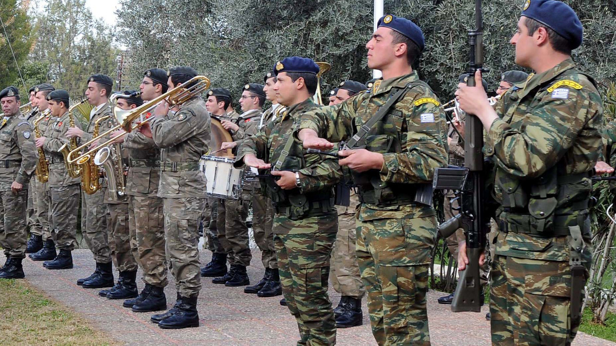 Φαντάροι απ' το 2ο Μ/Κ Τάγμα της ΕΛΔΥΚ καταγγέλλουν απαράδεκτες ...