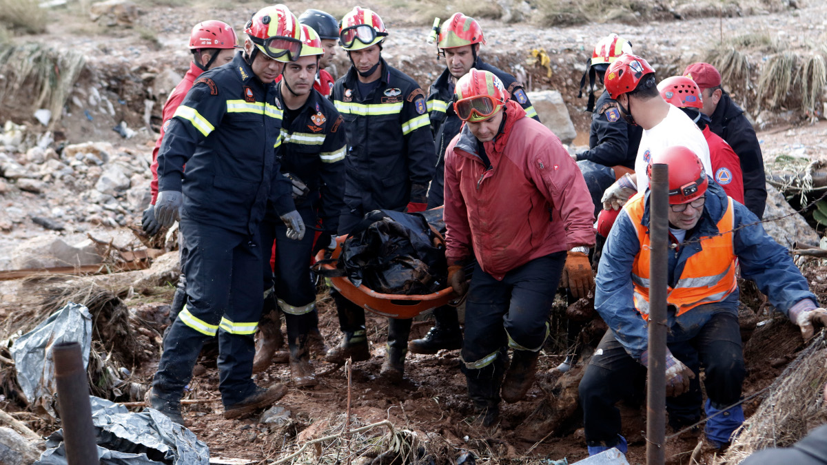 Πλημμύρα στη Μάνδρα: Εισαγγελική πρόταση για τους 21 κατηγορούμενους ...