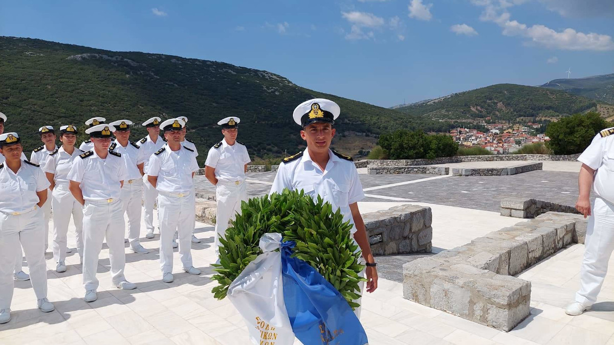Η Σχολή Ναυτικών Δοκίμων στο Μαρτυρικό Δίστομο - ALT.gr