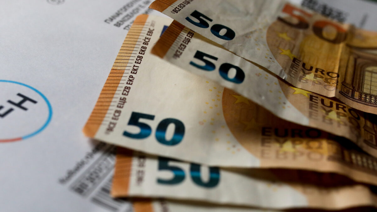 Βαρύς ο λογαριασμός και τον Ιανουάριο για τα λαϊκά νοικοκυριά - ALT.gr