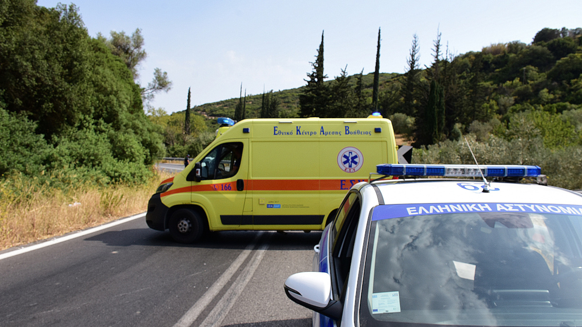 Θεσσαλονίκη: Νεκρός 76χρονος που καταπλακώθηκε από δέντρο - ALT.gr