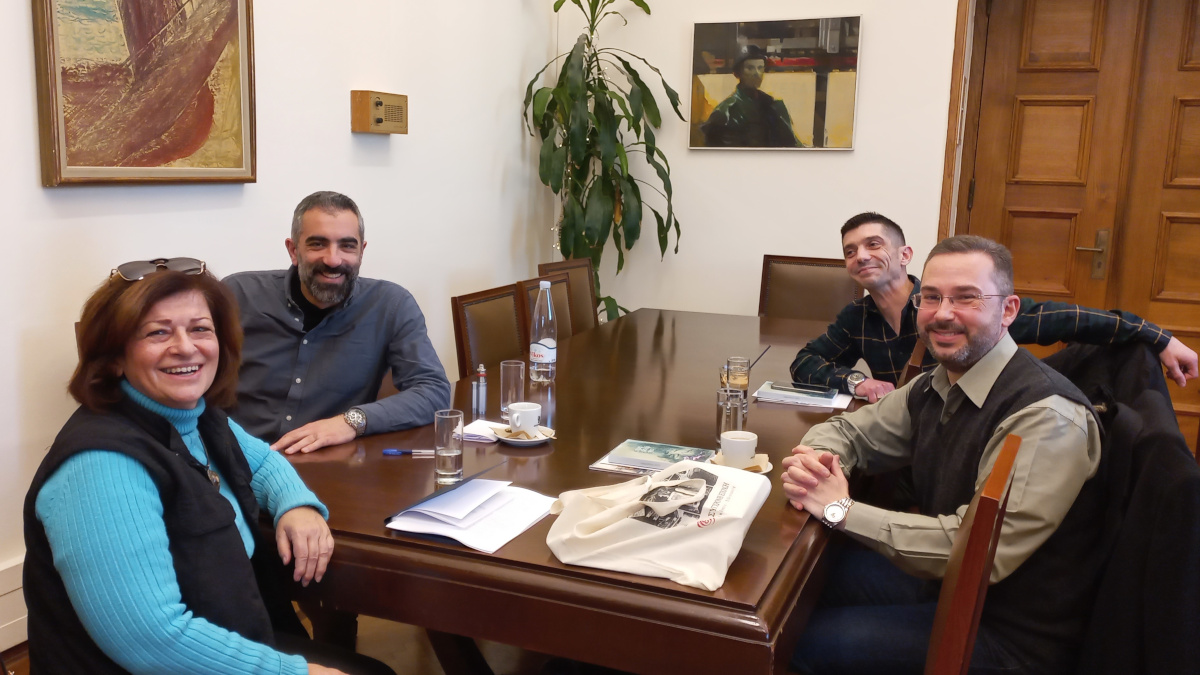 Συνάντηση του ΚΚΕ με την Ένωση Στρατιωτικών Πειραιά - ALT.gr