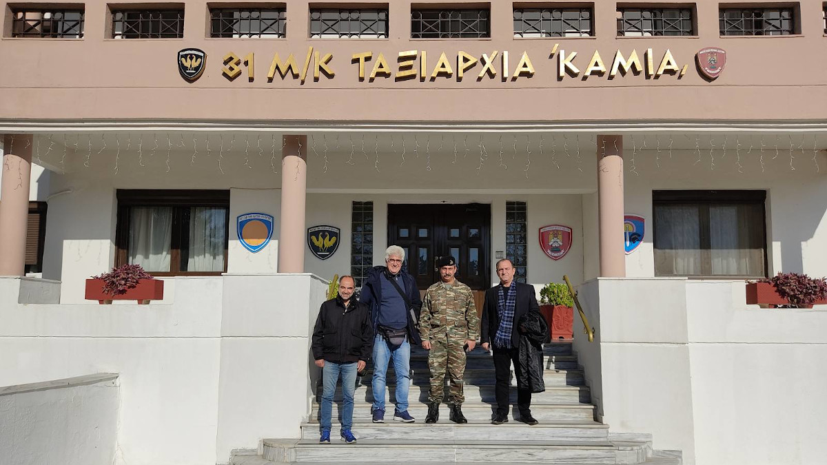 Επίσκεψη του ΚΚΕ σε στρατόπεδα της Αλεξανδρούπολης και στο Πετροχώρι ...
