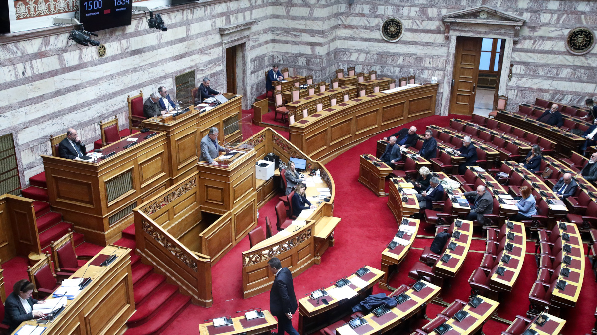 Βουλή: ΝΔ, ΣΥΡΙΖΑ και ΠΑΣΟΚ απέρριψαν την τροπολογία του ΚΚΕ για την ...