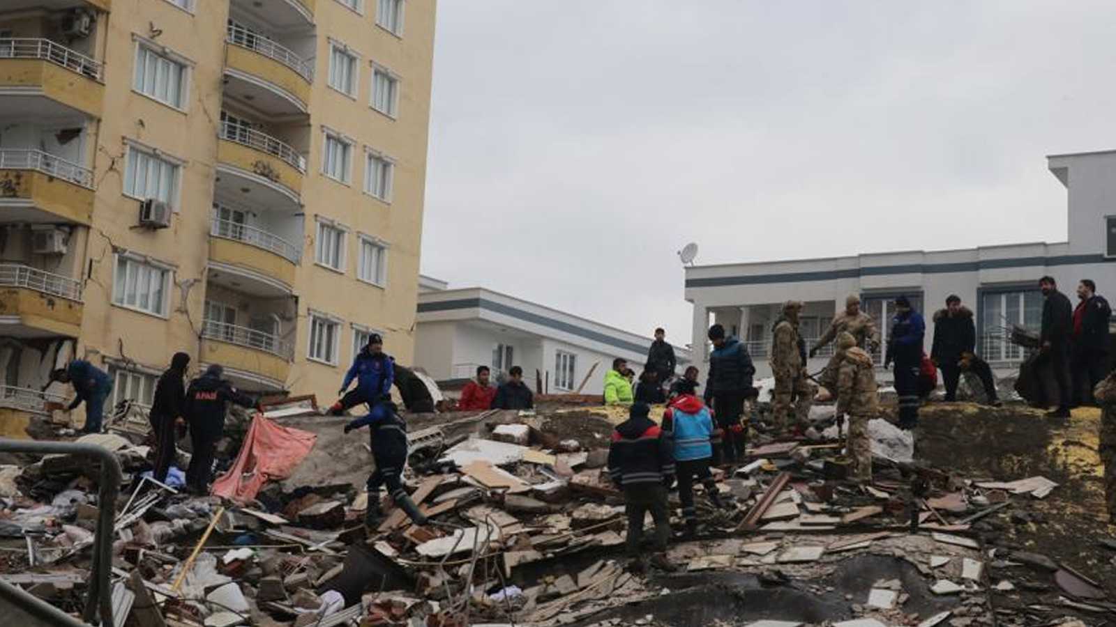 Μαρτυρίες στο 902.gr: Αυτό που συνέβη δεν ήταν τυχαίο, οι κατασκευαστικές χτίζουν σαθρά κτίρια ...