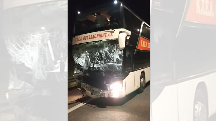 Πλαταμώνας: Σύγκρουση ΚΤΕΛ με ΙΧ, ένας νεκρός και πέντε τραυματίες - ALT.gr