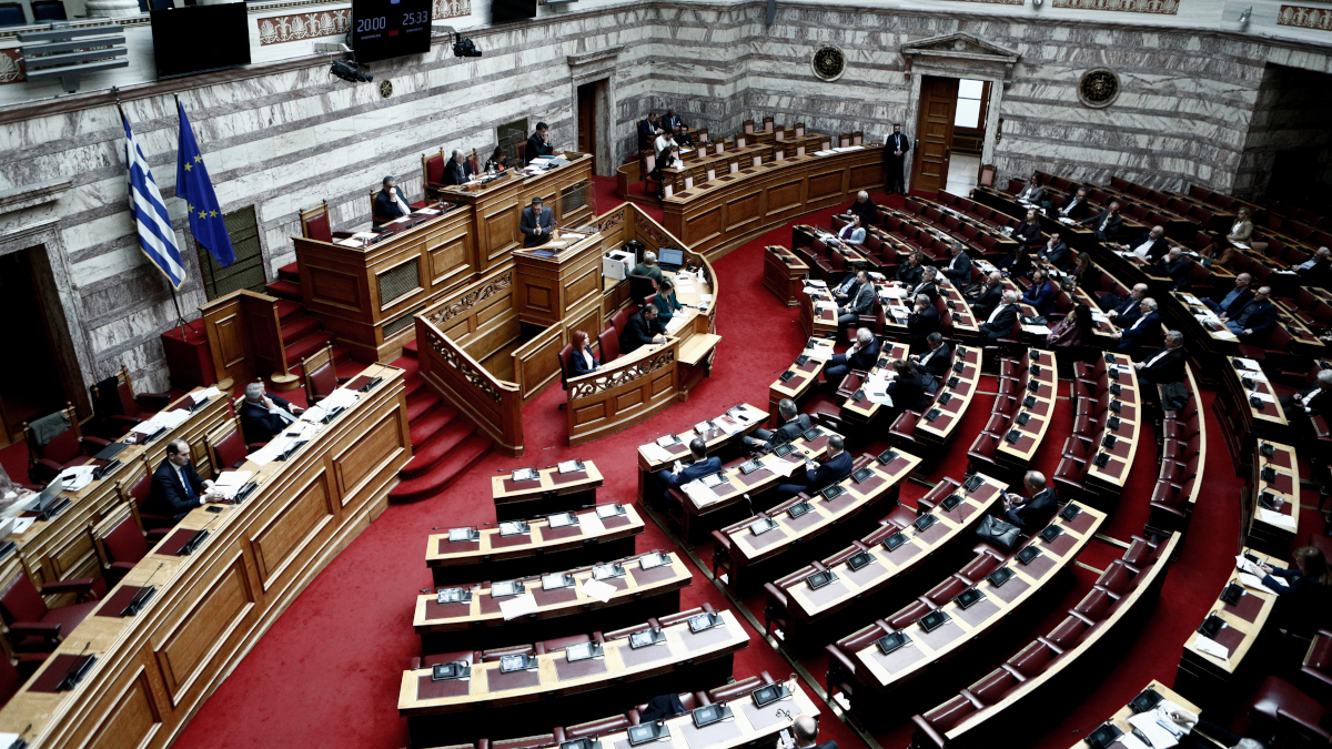 Ναζιστικό μόρφωμα: Ψηφίστηκε η τροπολογία με τις ψήφους της ΝΔ και του ...