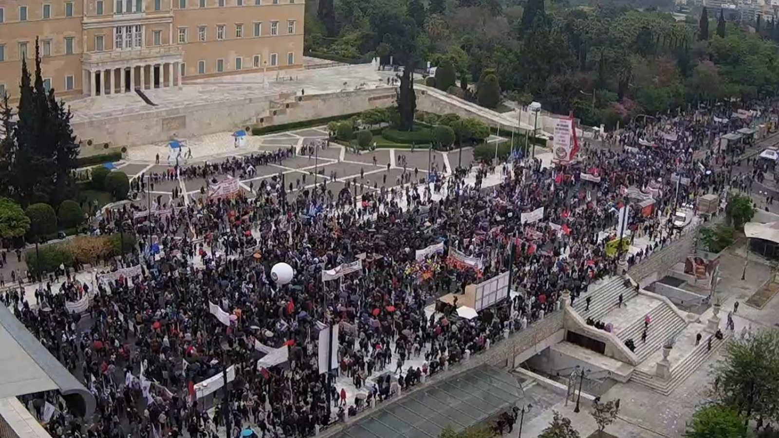 Εργατική Πρωτομαγιά: «Καμία θυσία για τα κέρδη των λίγων και για τα ...