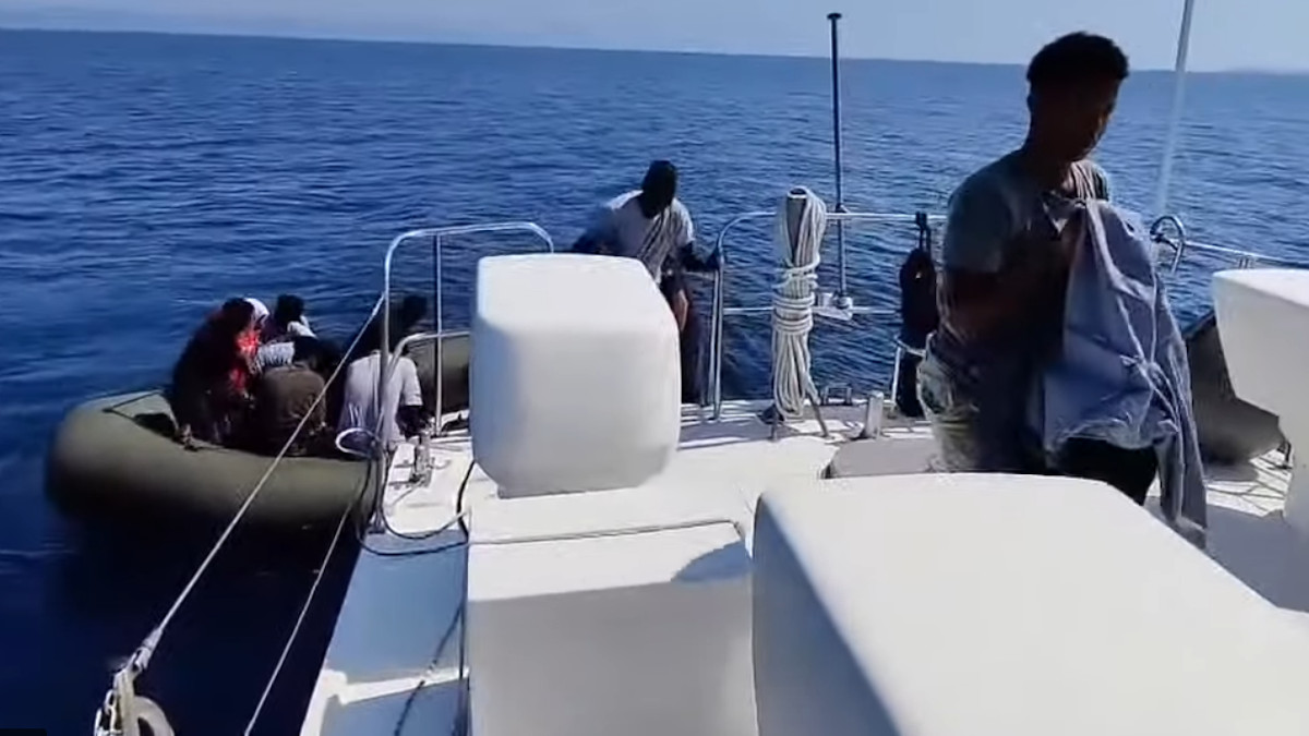 Σάμος: Σε εξέλιξη επιχείρηση διάσωσης προσφύγων σε θαλάσσια περιοχή ...