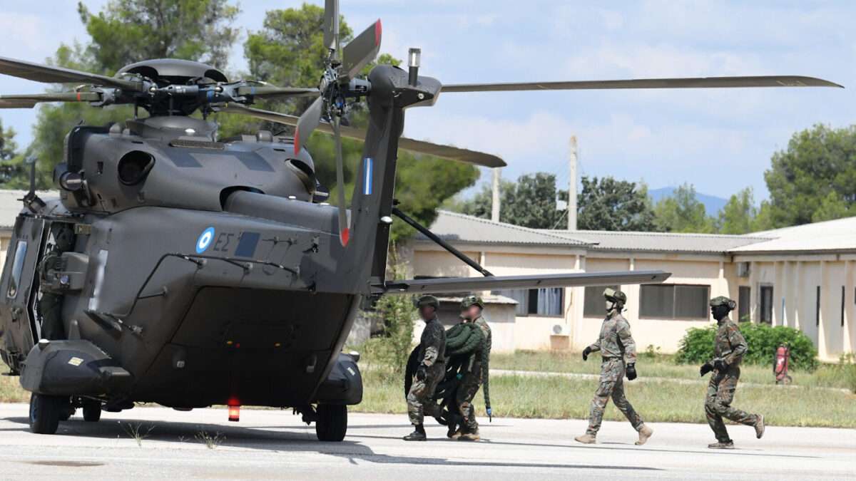 Καθήκον των Ενόπλων Δυνάμεων είναι η προστασία των συνόρων και του λαού ...
