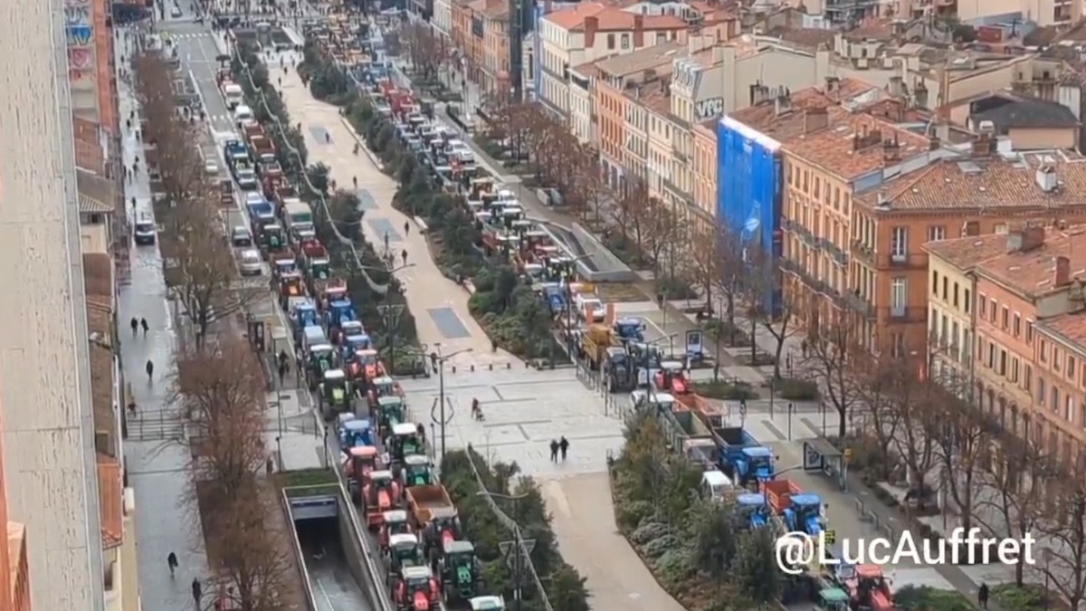 Γαλλία: Μεγάλη διαδήλωση αγροτών με τρακτέρ στην Τουλούζη - ALT.gr