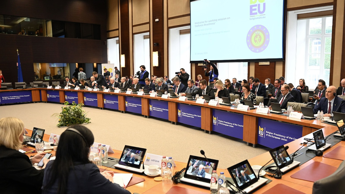 Στη Λάρισα το στρατηγείο της επιχείρησης της ΕΕ στην Ερυθρά Θάλασσα ...