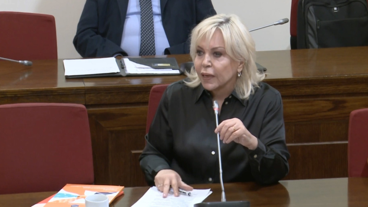 Σεμίνα Διγενή: Η εμπορία ανθρώπων είναι η ταχύτερα αναπτυσσόμενη ...