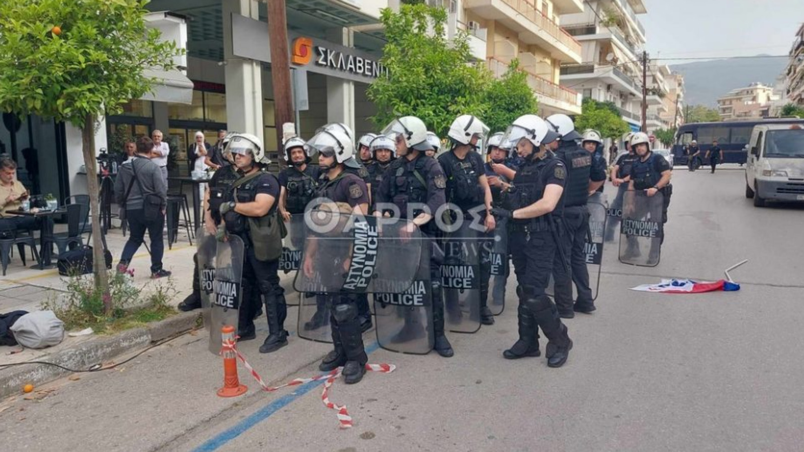 Καλαμάτα: Τραυματισμοί και συλλήψεις από την απρόκλητη επίθεση των ΜΑΤ ...