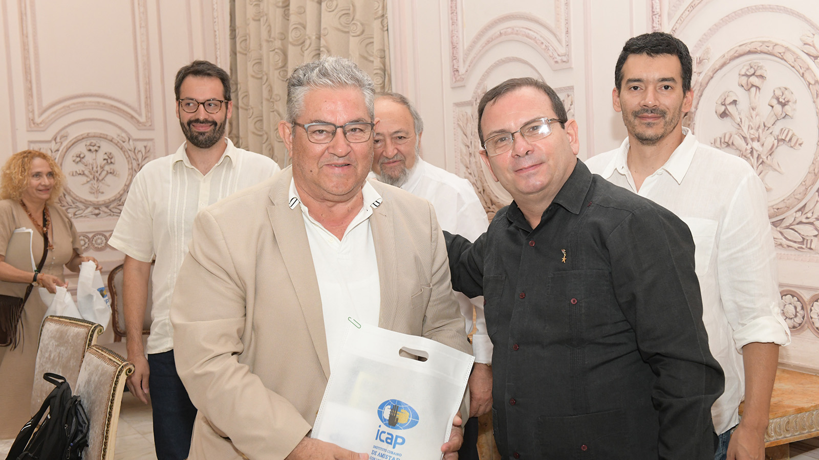 Αντιπροσωπεία του ΚΚΕ στην Κούβα: Η Κούβα με την πάλη της και τη διεθνή ...