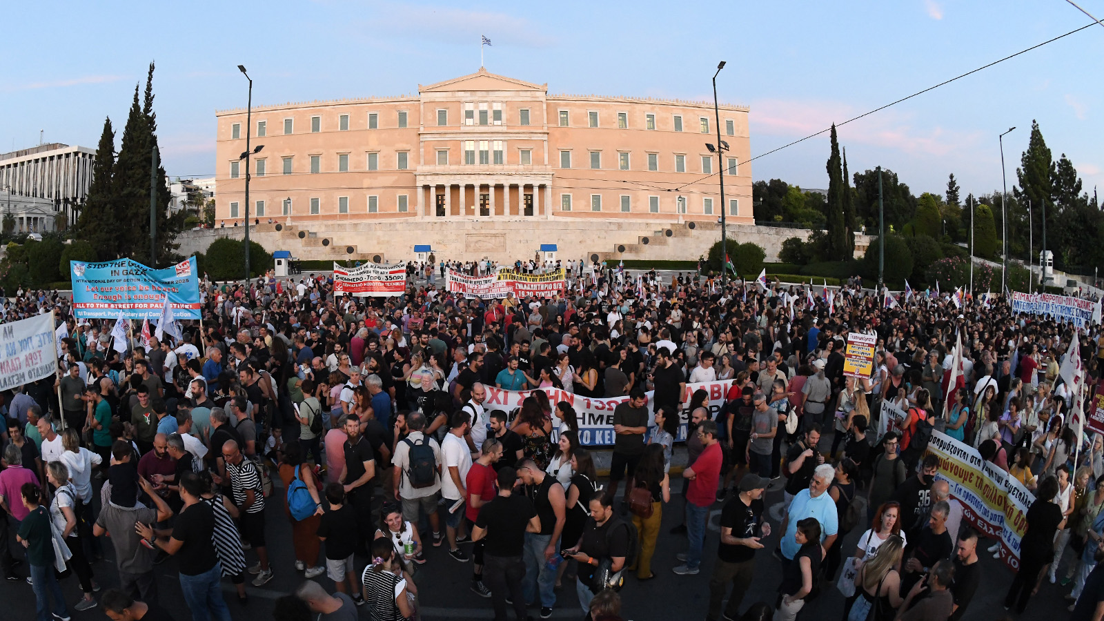 Μεγάλη συγκέντρωση στην Αθήνα: Να αποσυρθεί το νέο αντεργατικό ...